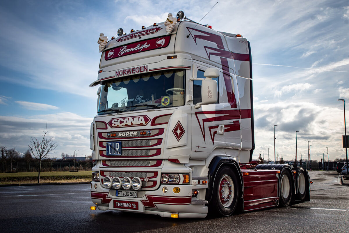 Grundhöfer; SCANIA STREAMLINE TOPLINE 6X | WSI Models